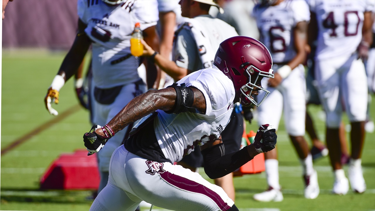 Photo Gallery: Texas A&M Football takes field for fifth practice | TexAgs