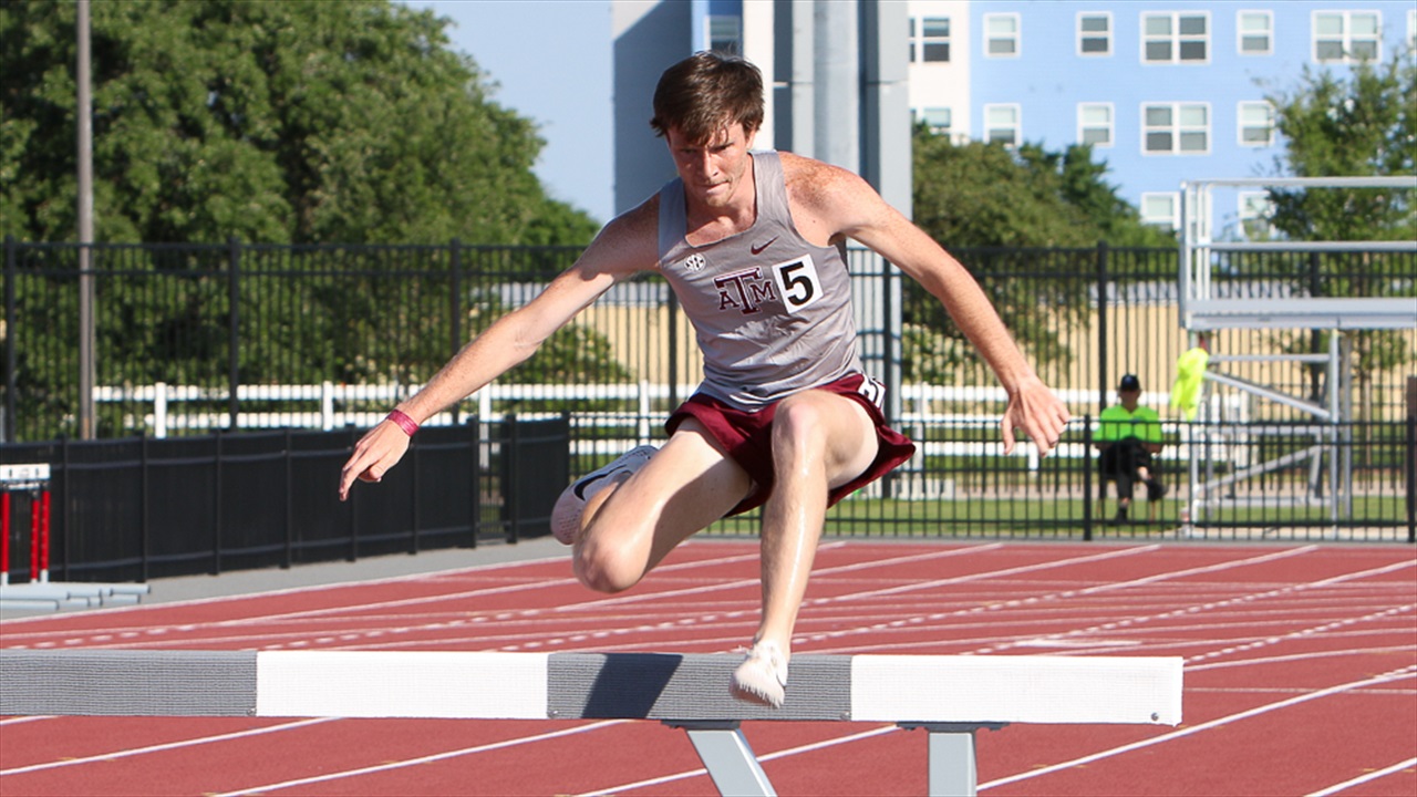 Track & Field Photo Gallery: Alumni Muster Track Meet | TexAgs