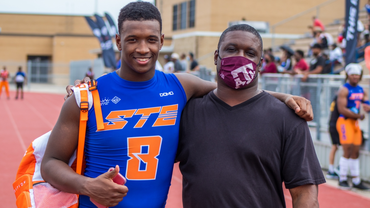 Photo Gallery: Top Houston-area prospects shine at Pylon 7v7 event | TexAgs