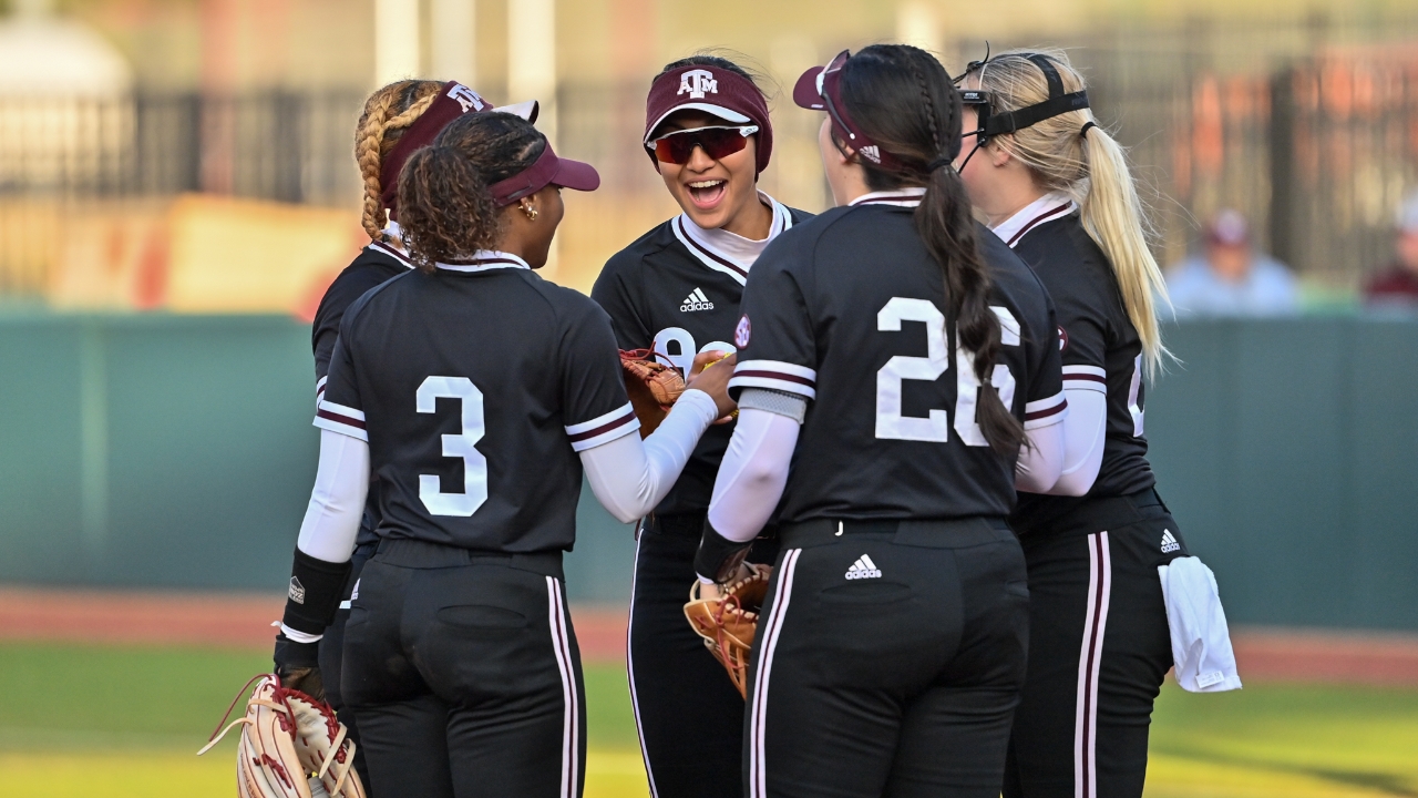 Photo Gallery: Texas A&M sweeps the Aggie Classic | TexAgs