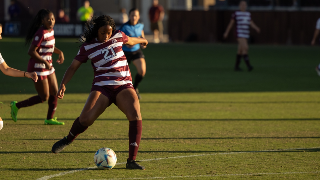 Photo Gallery: Texas A&M opens spring exhibition slate at Ellis Field ...