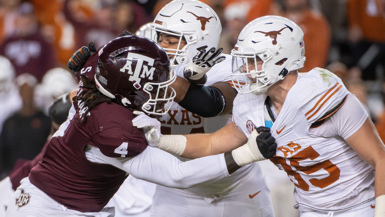 Photo Gallery: No. 3 Texas 17, No. 20 Texas A&M 7 | TexAgs